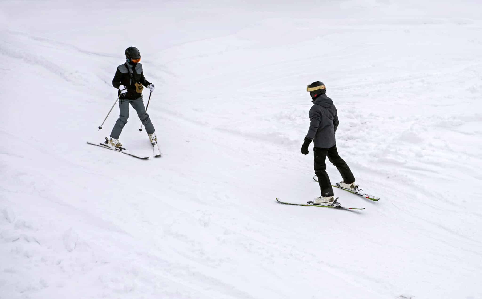 5 Skiing Techniques Every Beginner Should Know - Your Guide
